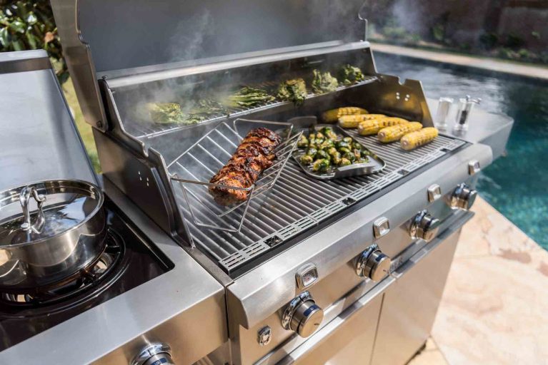 8 Best 5-Burner Gas Grills (Spring 2024) – The Ultimate Guide