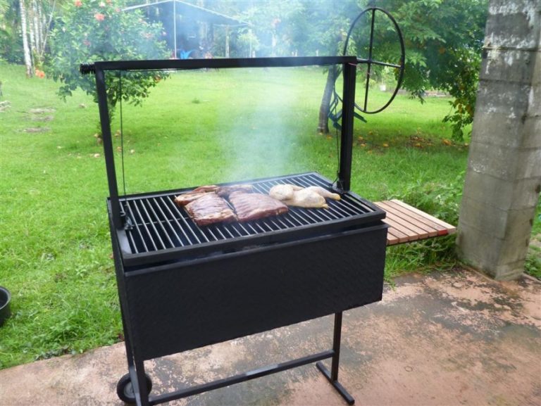 How to Build a Santa Maria Grill: Steps and Tips
